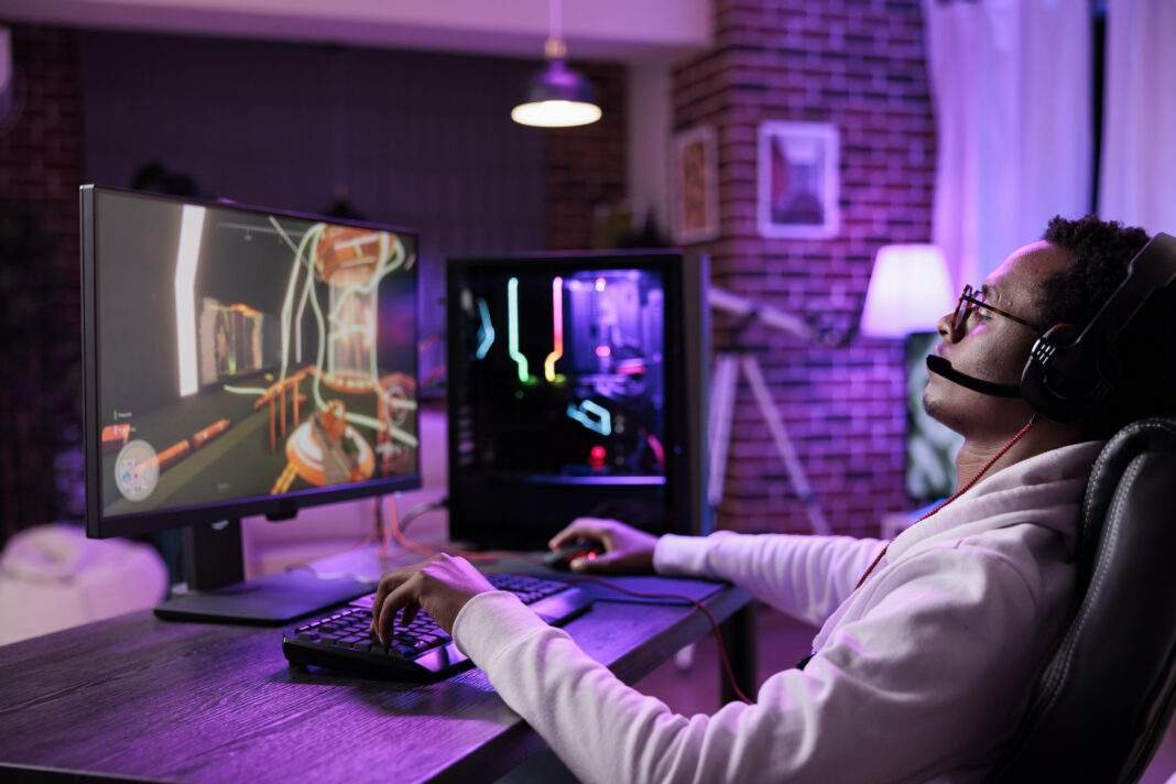 Online Gaming's Impact On Youth: Balancing Benefits And Risks